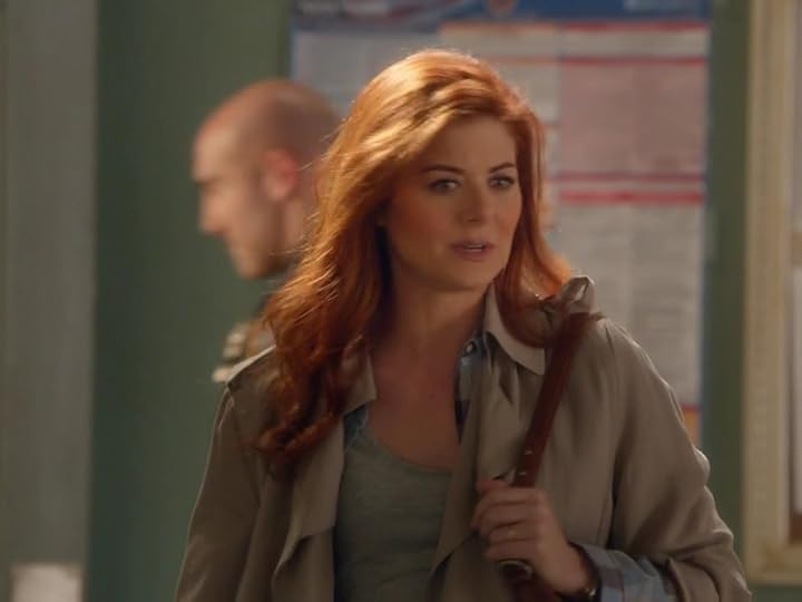 Amazon.com: The Mysteries Of Laura: The Complete First Season : Debra ...