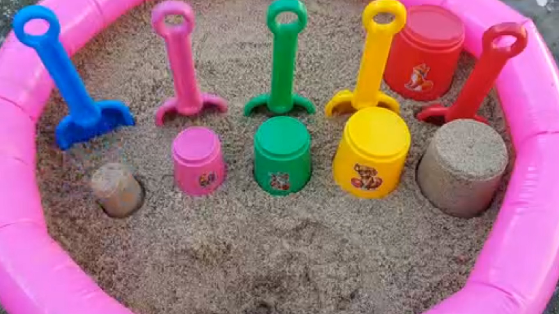 Amazon.com: Play Outdoor Playground Pool and Learn with Sand Molds ...