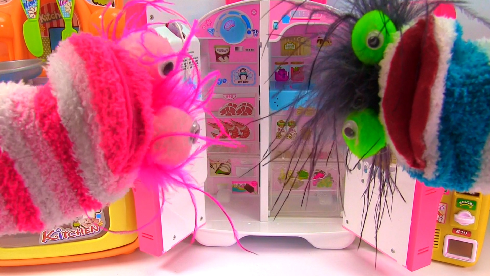 Amazon.com: Fizzy and Phoebe Learn Fruit and Vegetable Names : Miss ...