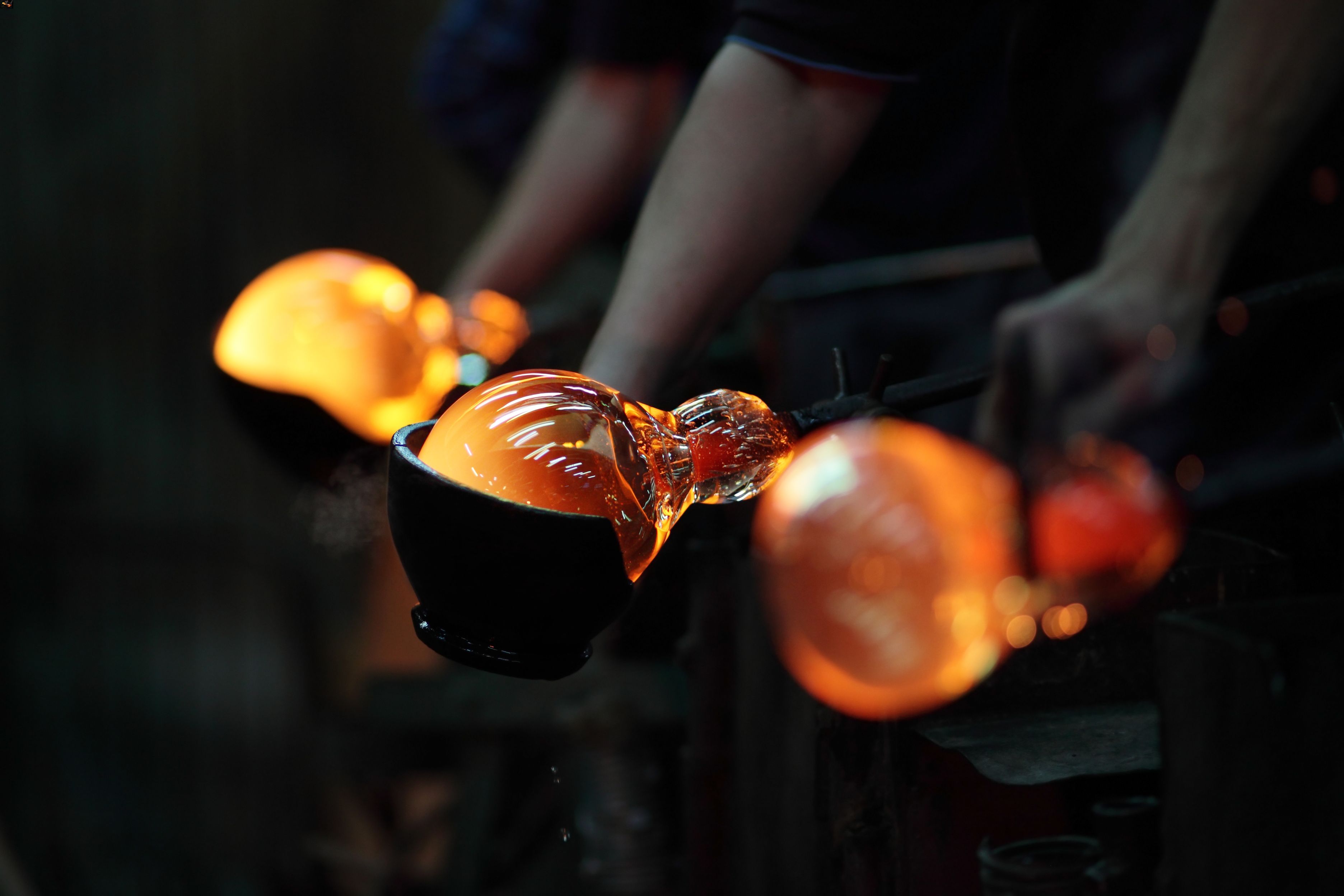 Amazon.com: The Birth of Hand Blown Glass