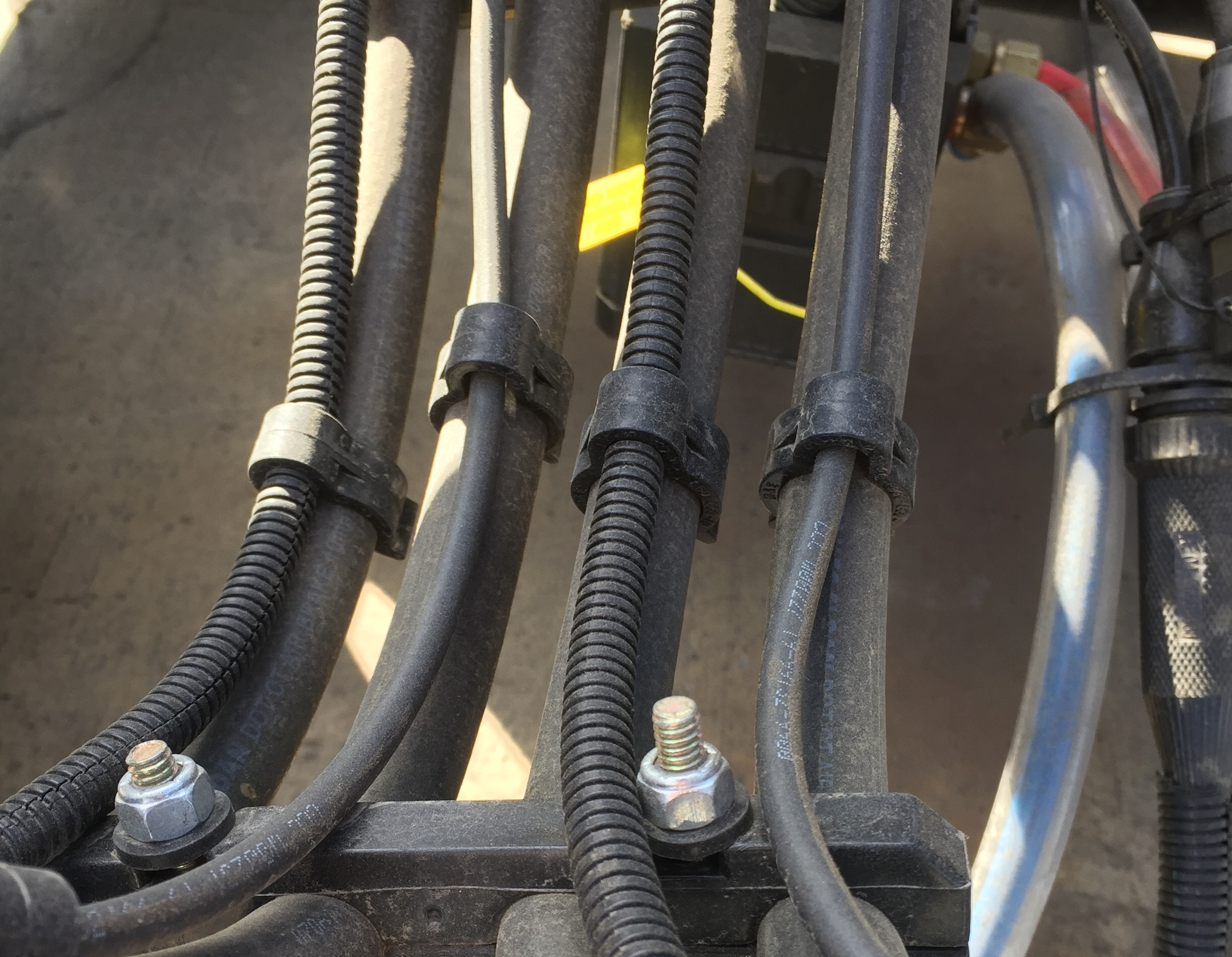 Amazon.com: M&E Global Group: ABS CLIPS