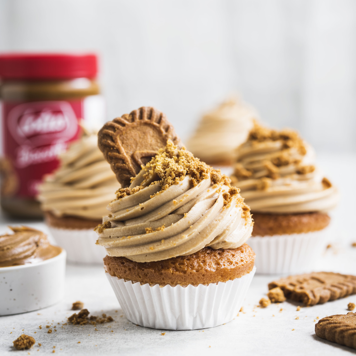 Amazon.com: Lotus Bakeries: Cupcakes